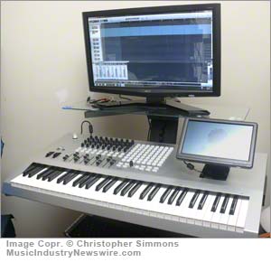 REVIEW: Music Computing StudioBLADE Keyboard Production Station ...